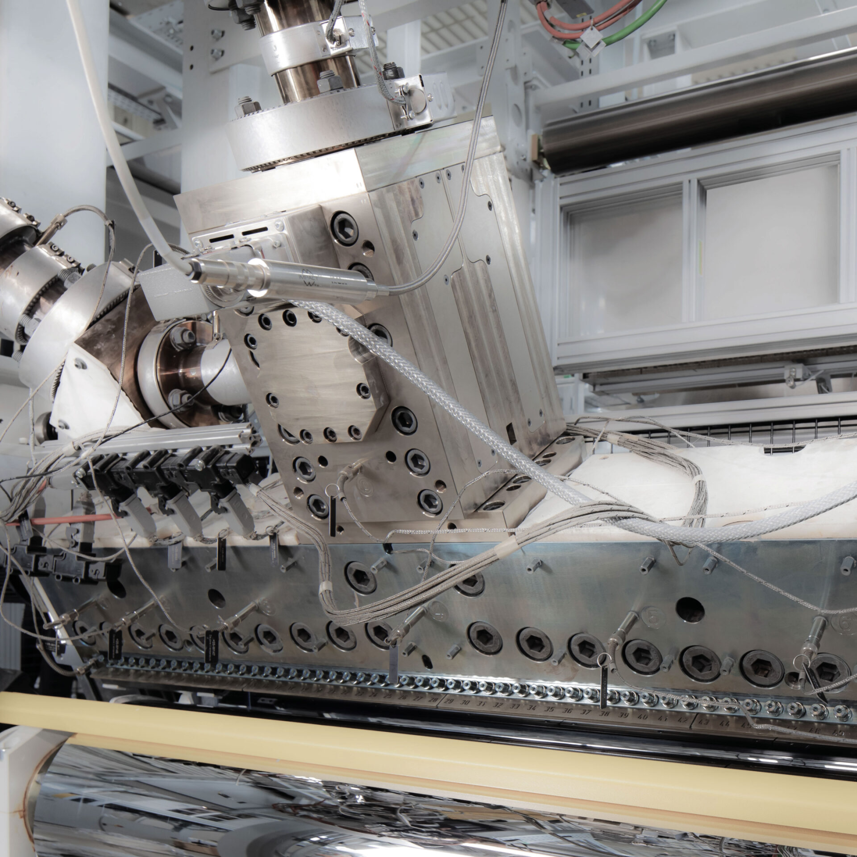 COLLIN TECHNEWS - Extrusion Die Technology - COLLIN Lab & Pilot Solutions