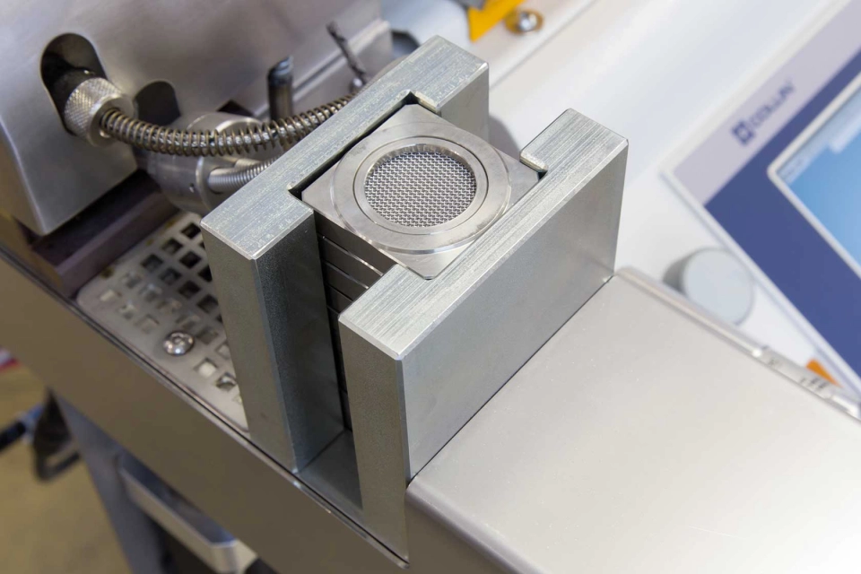 Pressure Filter Test with Autosampler - COLLIN Lab & Pilot Solutions